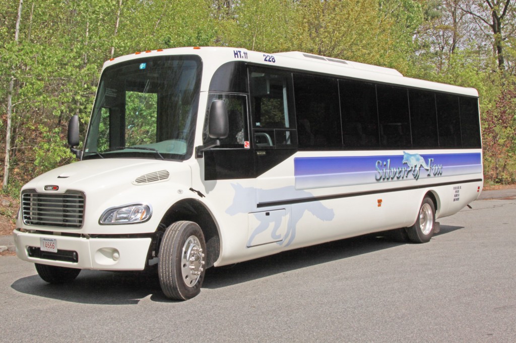 Fox 5-8-09 bus 4 - Fox Tours & Silver Fox Motor Coaches